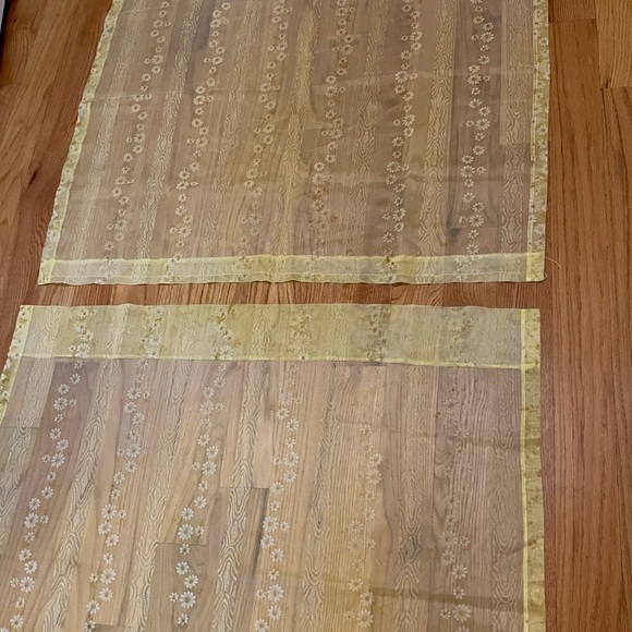 Accents | Vintage Pair Of Sheer Daisy Curtains | Poshmark